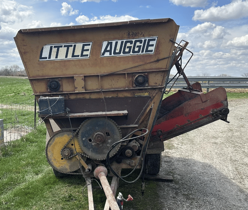 Knight Little Auggie Hay and Forage Grinders/Mixers for Sale | Tractor Zoom
