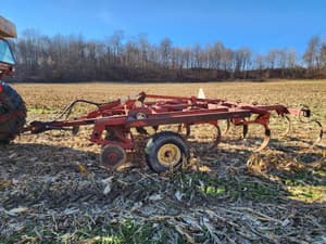 SOLD - Krause 2889 9-Shank Disc Chisel Tillage with 9 Shanks | Tractor Zoom