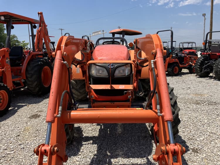 Kubota M9960 Tractors 100 to 174 HP for Sale | Tractor Zoom