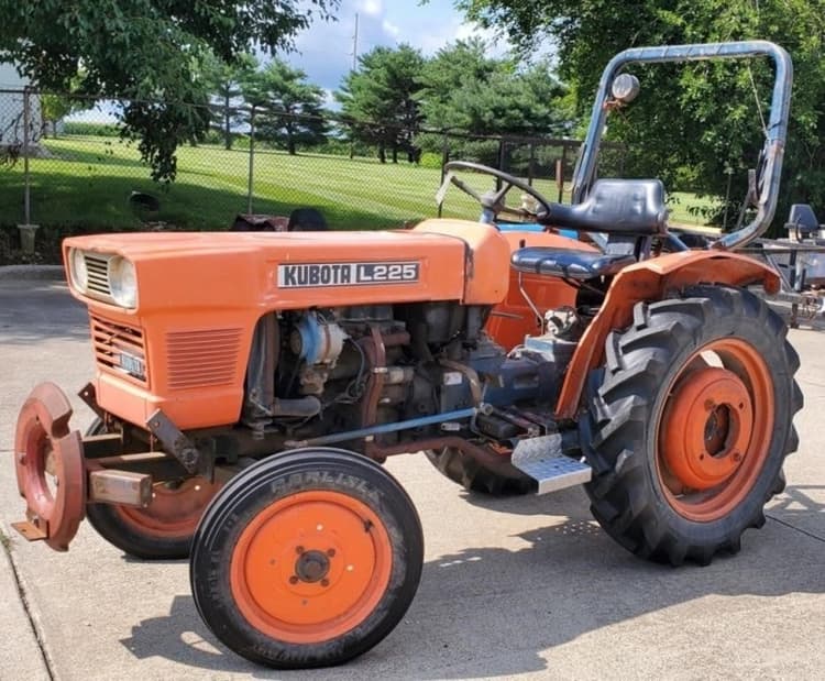 Kubota L225 Tractors Less than 40 HP for Sale | Tractor Zoom