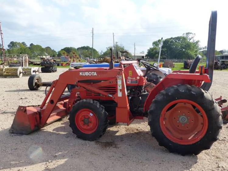 Kubota L2350 Tractors Less than 40 HP for Sale | Tractor Zoom