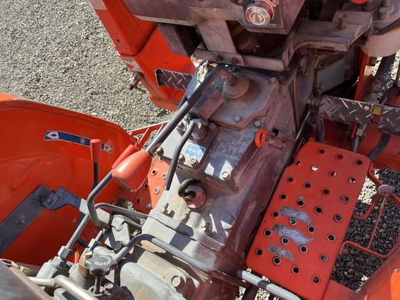 Kubota L2500 Tractors Less than 40 HP for Sale | Tractor Zoom