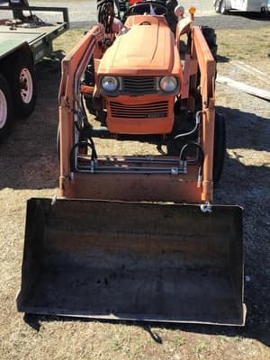 SOLD - KUBOTA L285 TRACTOR WITH LOADER Tractors with 30 HP | Tractor Zoom