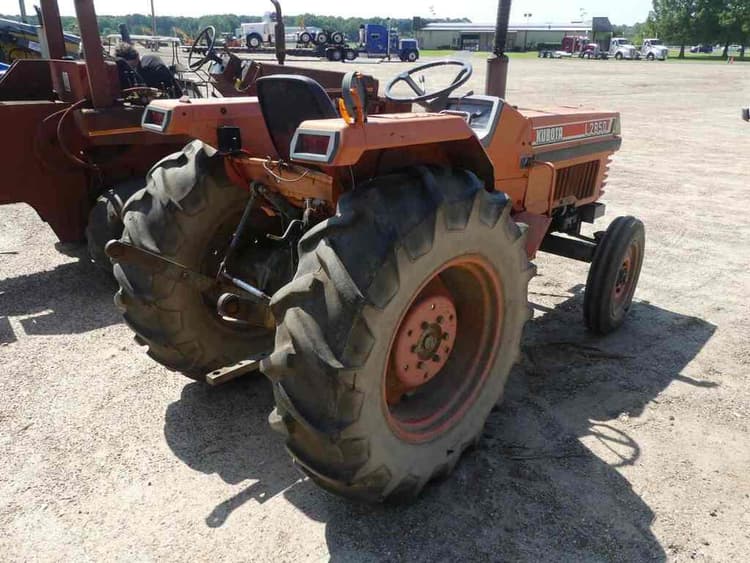 Kubota L2850 Tractors Less than 40 HP for Sale | Tractor Zoom