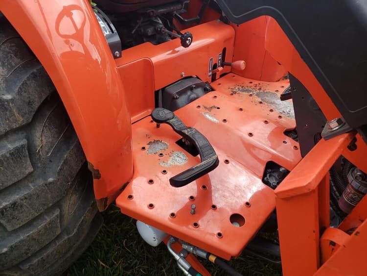 Kubota L4701 Tractors 40 to 99 HP for Sale | Tractor Zoom