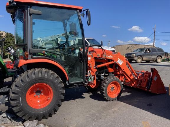 Kubota LX3310 Tractors Less than 40 HP for Sale | Tractor Zoom