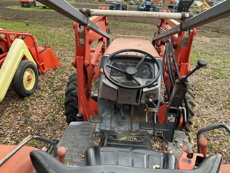 Kubota M105S Tractors 100 to 174 HP for Sale | Tractor Zoom