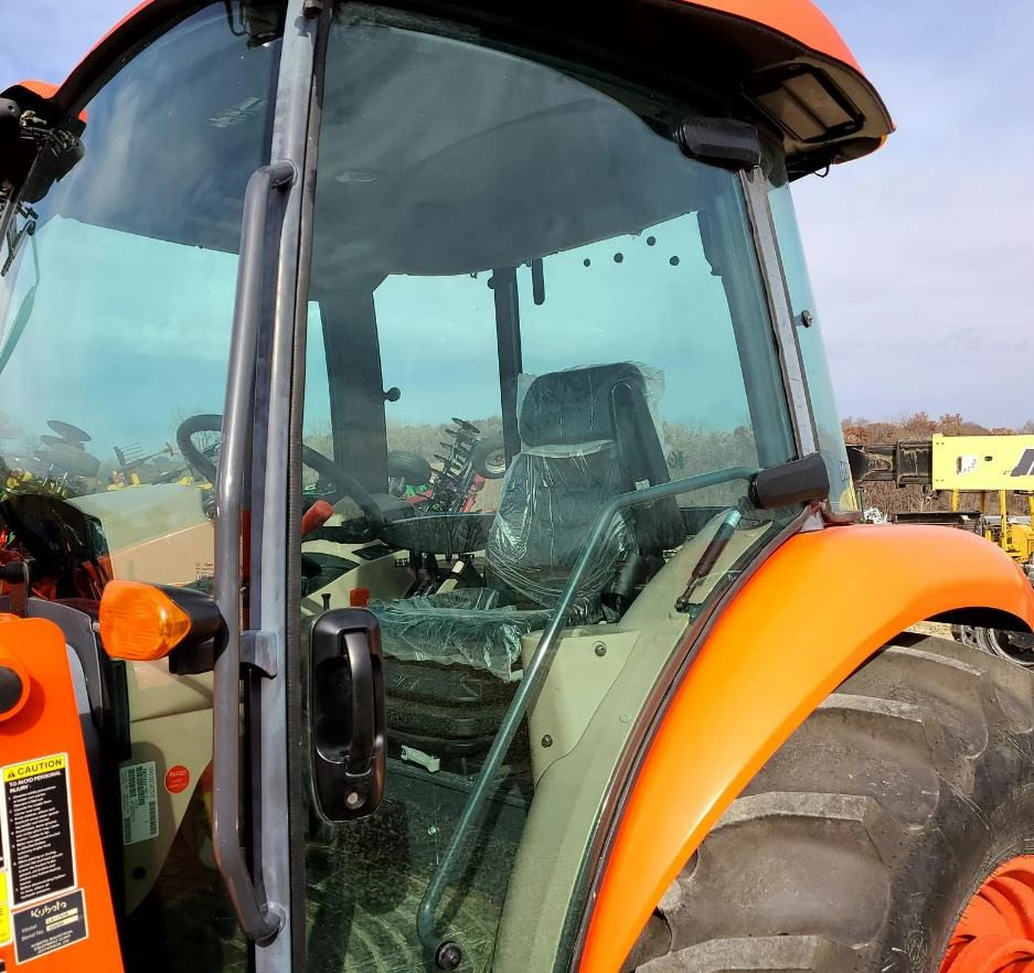 Tractor Zoom - Kubota M7060