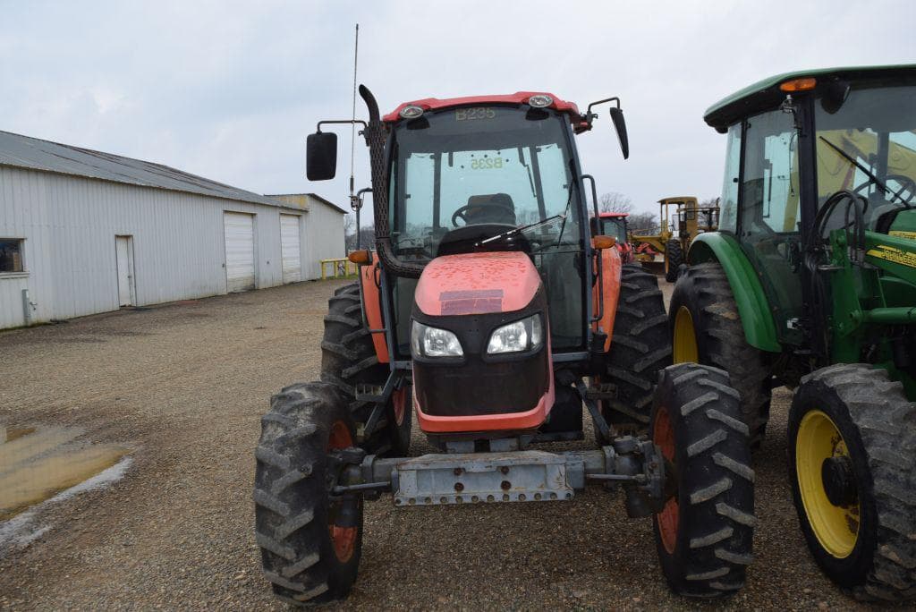 Tractor Zoom - Kubota M9540