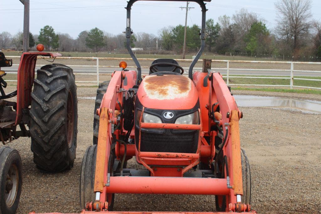 Tractor Zoom - Kubota MX5100