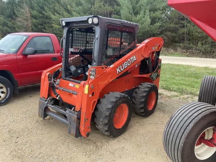 SOLD - Kubota SSV75 Construction Skid Steers | Tractor Zoom