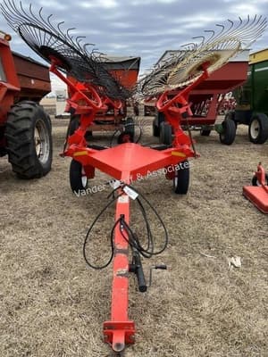 SOLD - Kuhn 10 wheel speed rake Hay and Forage | Tractor Zoom