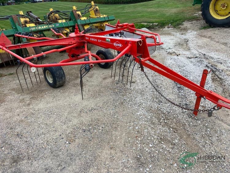 SOLD - Kuhn 3200 Hay and Forage Hay - Rakes/Tedders | Tractor Zoom