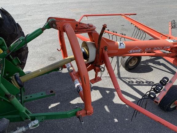 Kuhn GA300GM Hay and Forage Hay - Rakes/Tedders for Sale | Tractor Zoom
