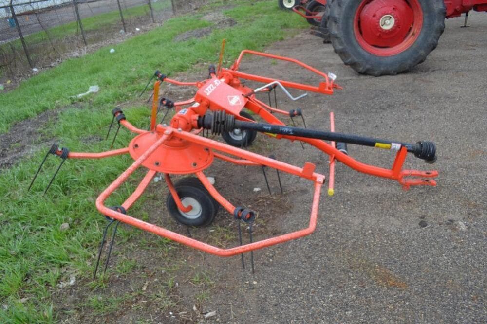 Kuhn GF222T Hay and Forage Hay - Rakes/Tedders for Sale | Tractor Zoom