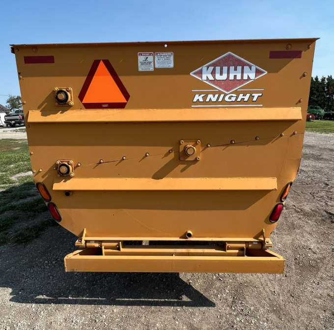 Tractor Zoom - Kuhn Knight 3125