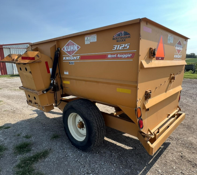 Tractor Zoom - Kuhn Knight 3125