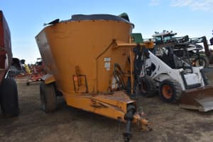 SOLD - Kuhn Knight 5042 Lot No. 2482 Hay and Forage | Tractor Zoom