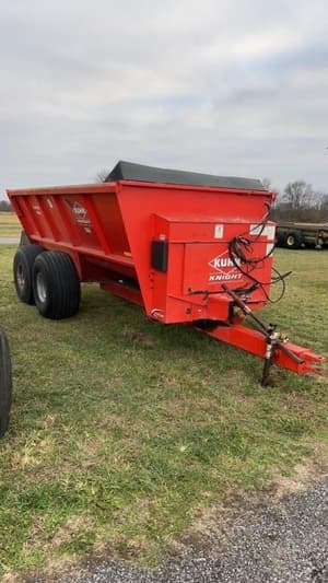 SOLD - Kuhn Knight Slinger 8124 Manure Spreader Manure Handling ...