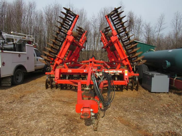 SOLD - Kuhn Krause Excelerator 8000 Tillage Vertical Tillage | Tractor Zoom