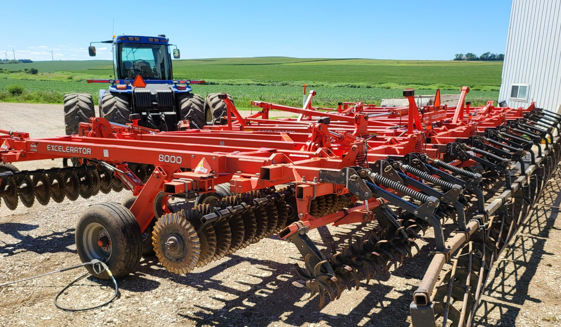 SOLD - Kuhn Krause Excelerator 8000 Tillage with 40 ft | Tractor Zoom