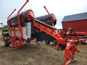 SOLD - Kuhn Merge-Maxx 900 Hay and Forage | Tractor Zoom