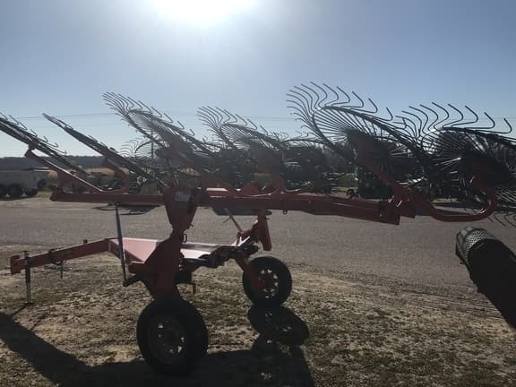 Kuhn SR112GII Hay and Forage Hay - Rakes/Tedders for Sale | Tractor Zoom