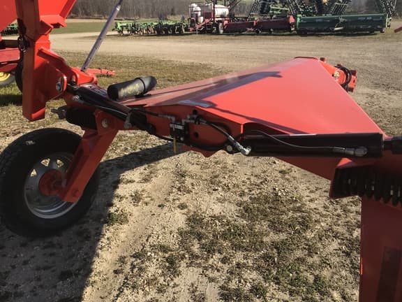 Kuhn SR112GII Hay and Forage Hay - Rakes/Tedders for Sale | Tractor Zoom