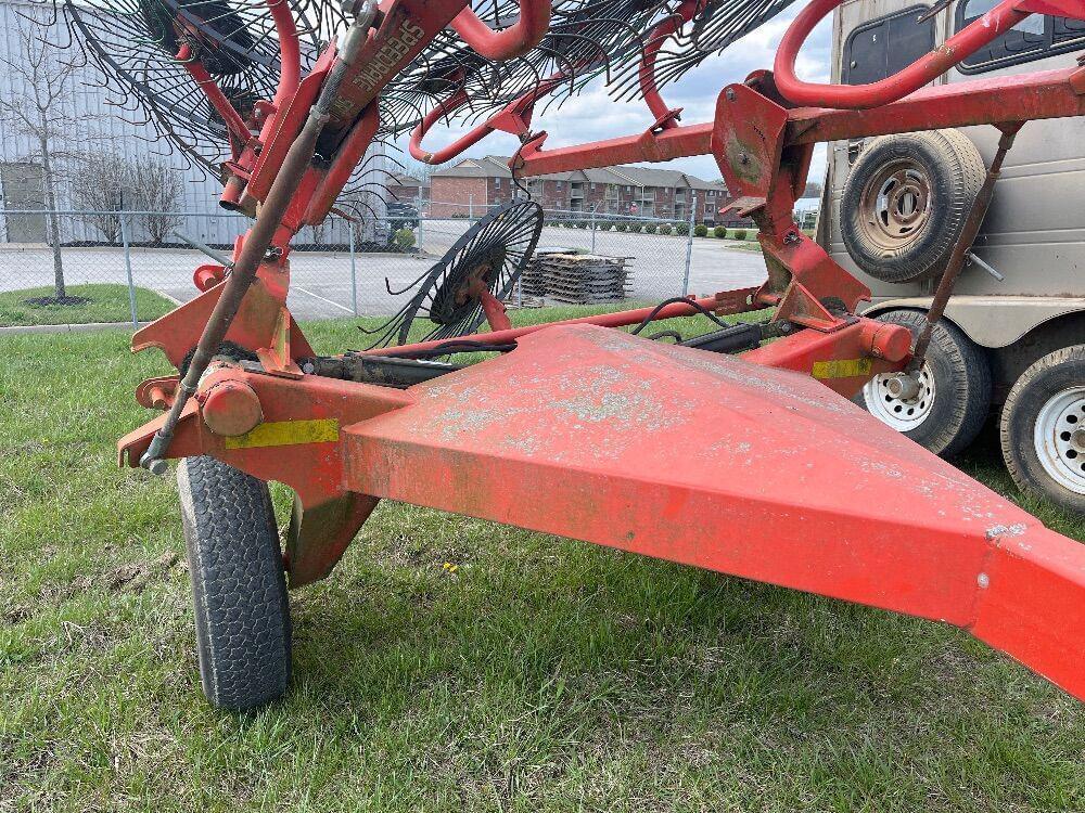 Kuhn SR110 Hay and Forage Hay - Rakes/Tedders for Sale | Tractor Zoom