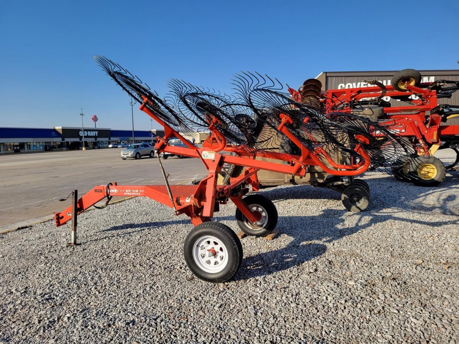 Kuhn SR108 Hay and Forage Hay - Rakes/Tedders for Sale | Tractor Zoom