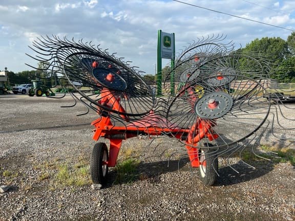 Kuhn SR108 Hay and Forage Hay - Rakes/Tedders for Sale | Tractor Zoom
