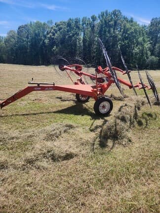 Kuhn SR108 Hay and Forage Hay - Rakes/Tedders for Sale | Tractor Zoom
