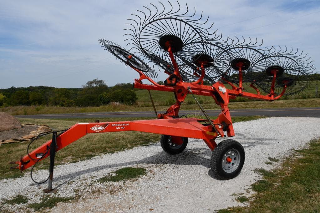 Kuhn SR110 Hay and Forage Hay - Rakes/Tedders for Sale | Tractor Zoom