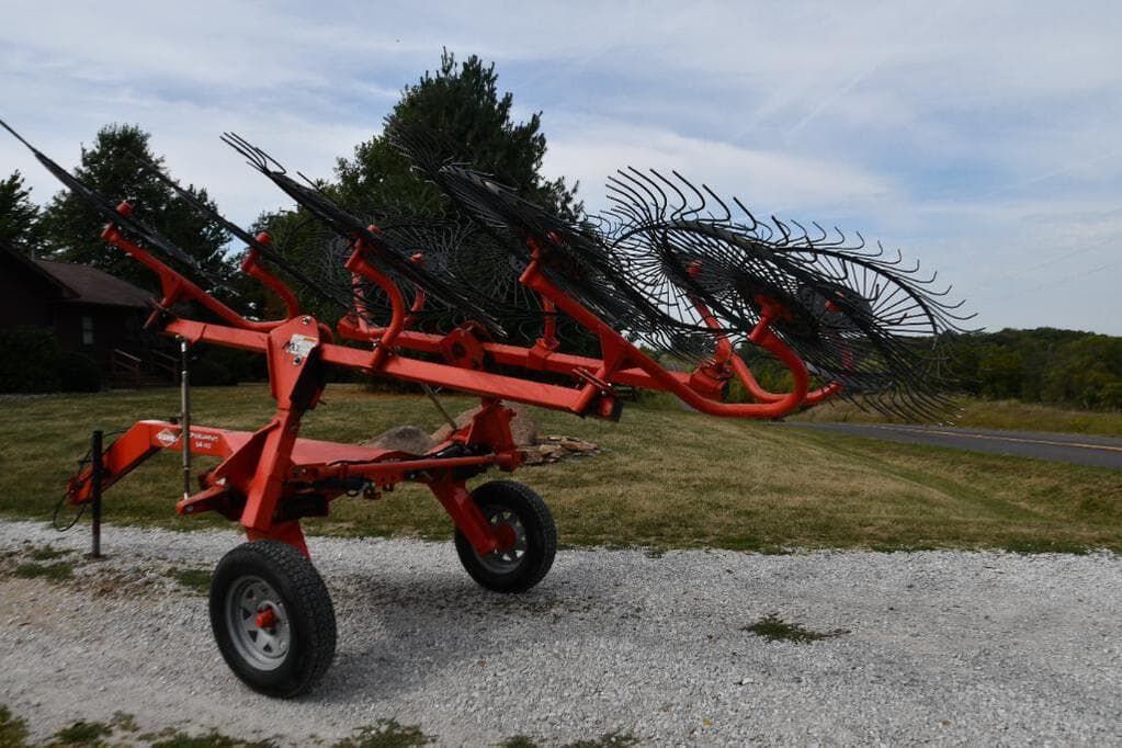 Kuhn SR110 Hay and Forage Hay - Rakes/Tedders for Sale | Tractor Zoom