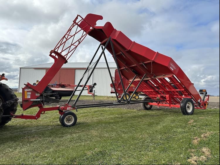 Kuhns AE18 Hay and Forage Bale Accumulators/Movers for Sale | Tractor Zoom