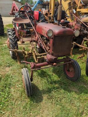 SOLD - 1949 Farmall Cub Lot No. 229703 Tractors with 12 HP | Tractor Zoom