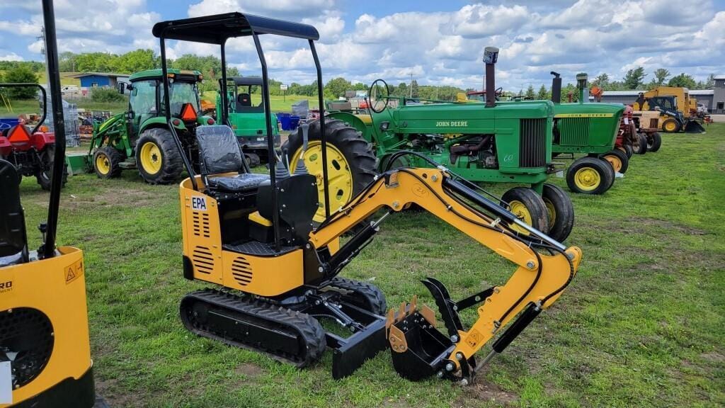SOLD - Land Hero EPA 12 Construction Compact Excavators | Tractor Zoom