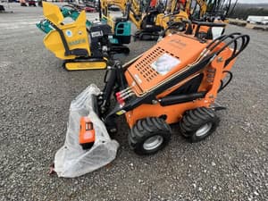 SOLD - Landhero HY380 Lot No. 17593 Construction with --- Hrs | Tractor ...