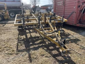 SOLD - Landoll Soil Master Disk Chisel Tillage with 7 Shanks | Tractor Zoom