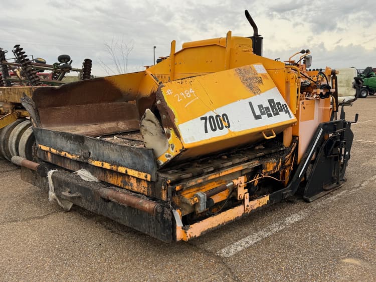 2002 LeeBoy 7000 Construction Asphalt Pavers for Sale | Tractor Zoom