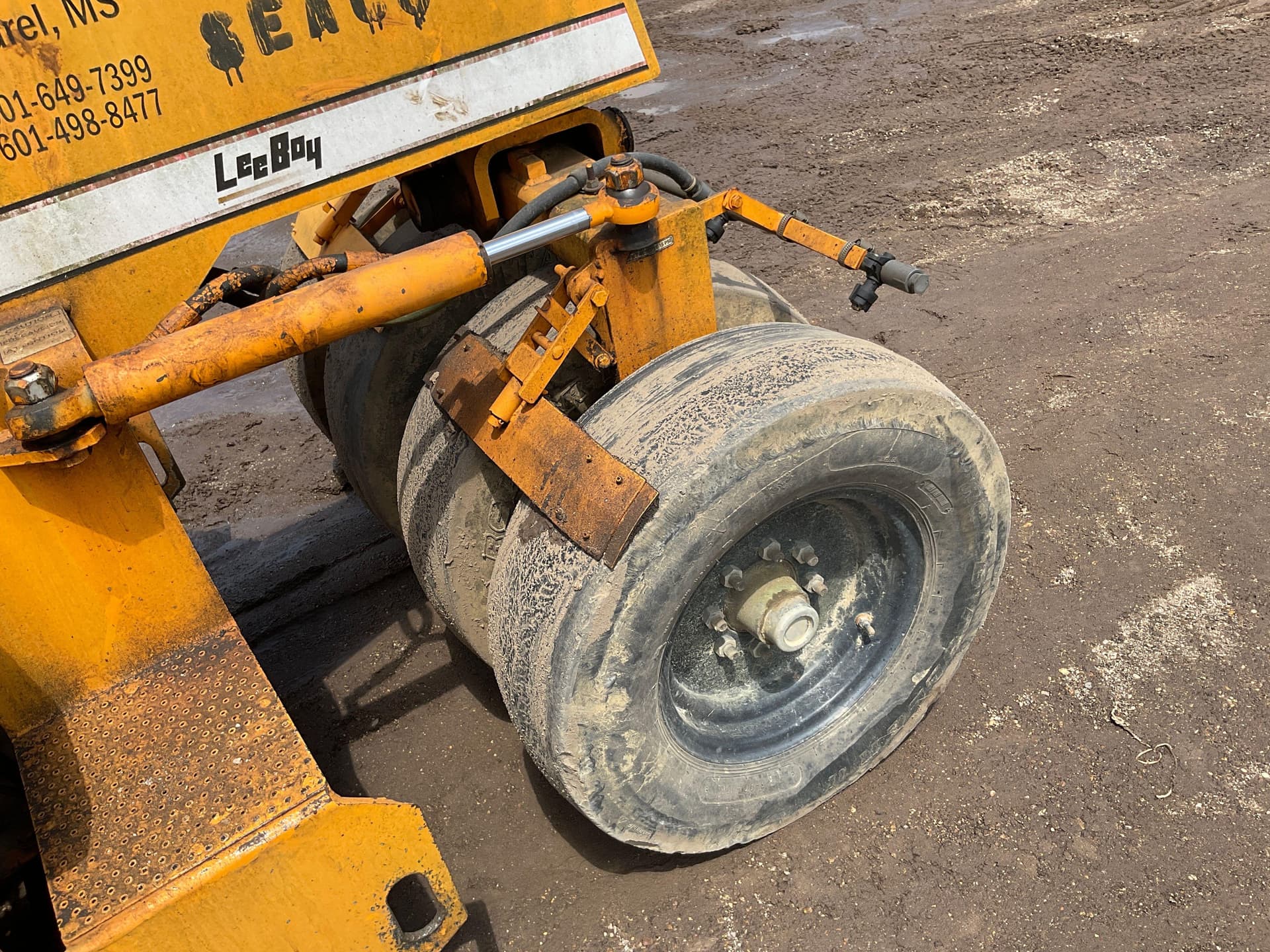 LeeBoy 420 Construction Drum Rollers for Sale | Tractor Zoom