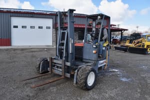 SOLD - Loadmac 825 Lot No. 68323 Construction with 1,137 Hrs | Tractor Zoom