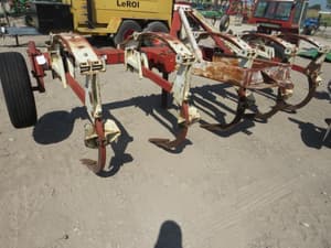 SOLD - Tebben Undetermined Lot No. 226431687 Tillage with 5 Shanks ...