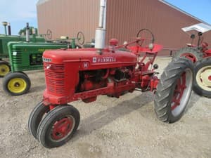 SOLD - 1944 Farmall H Lot No. 234237699 Tractors with 26 HP | Tractor Zoom