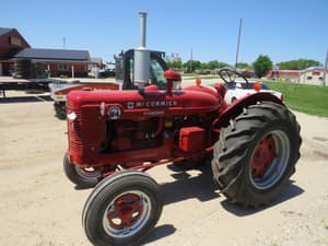 SOLD - International Harvester Super W-4 Lot No. 234376385 Tractors ...