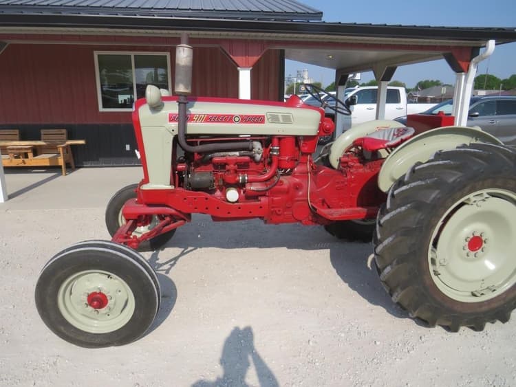 Ford 901 Tractors 40 to 99 HP for Sale | Tractor Zoom