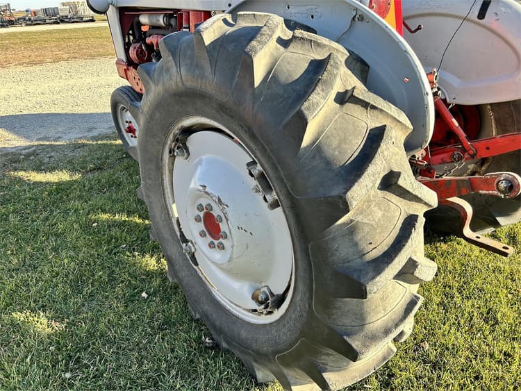1960 Ford 901 Tractors 40 to 99 HP for Sale | Tractor Zoom