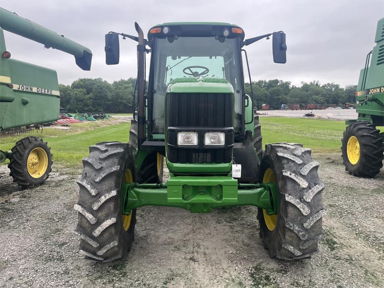 SOLD - John Deere 7230 Tractors 100 to 174 HP | Tractor Zoom
