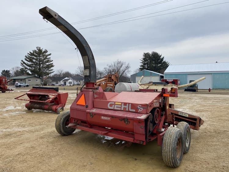 Gehl 1085 Harvesting Forage Harvesters - Pull Type for Sale | Tractor Zoom