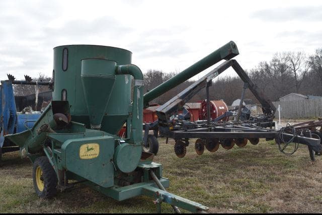 John Deere 400 Hay and Forage Grinders/Mixers for Sale | Tractor Zoom